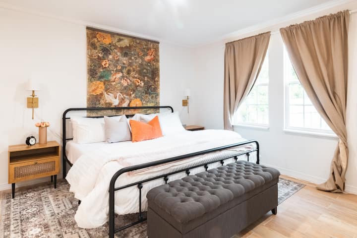 Serene Cove Studio | King, Driveway, Keyless Entry - Memphis, TN