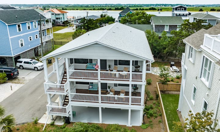 Coastal Getaway: Pet-friendly, Steps To The Beach - Wrightsville Beach, NC