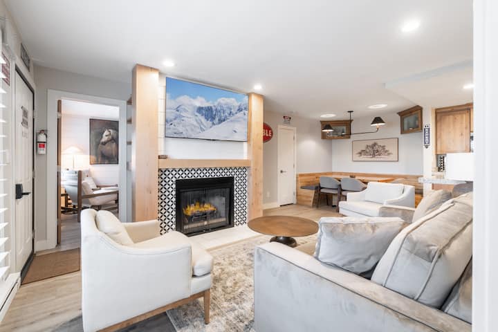 210 Copper Chase Designer Ski-in / Ski-out Condo - Brian Head, UT