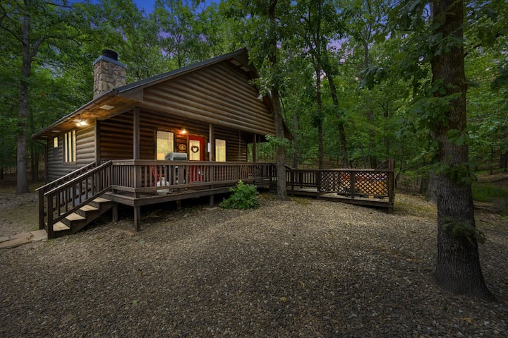 Rosie's Retreat- Cozy Couples Getaway! - Broken Bow, OK