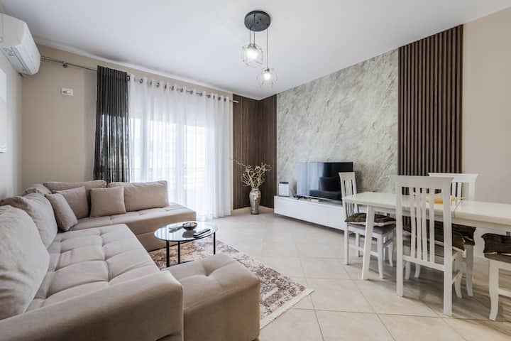 City Center Apartment 2 By Kondo Stays - Vlora