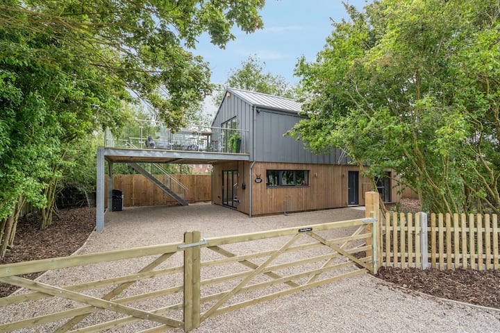Contemporary Coastal Escape With Rural Views - Winterton-on-Sea