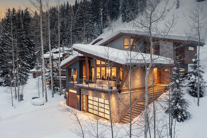 Aprés Chalet | Luxury 6 Bedroom Ski Home In East - Vail, CO