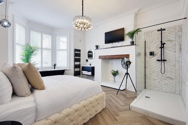 Luxury Suite With Private Bathroom - Beckett Suite - Sandbanks
