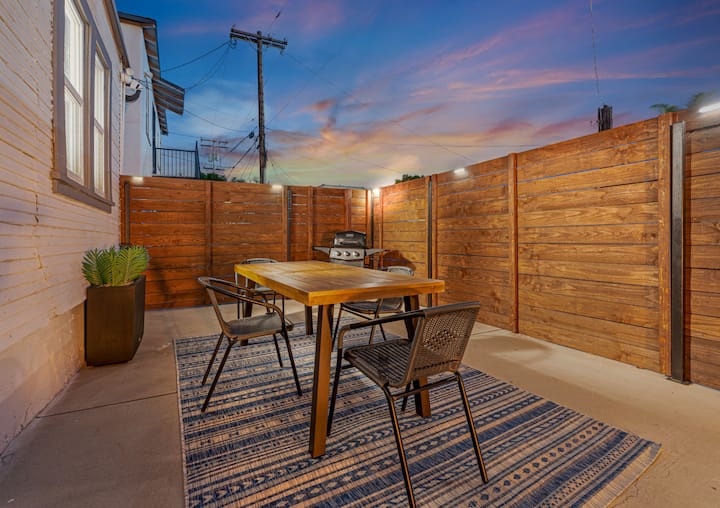 Chic Oasis: Cozy Studio Near Downtown San Diego - Coronado, CA