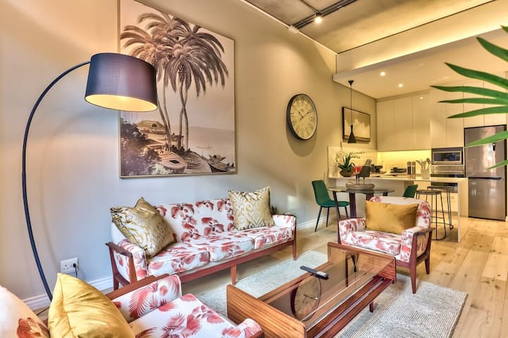 Designer 1 Bed Condo With Pool Deck & Iconic Views - Camps Bay