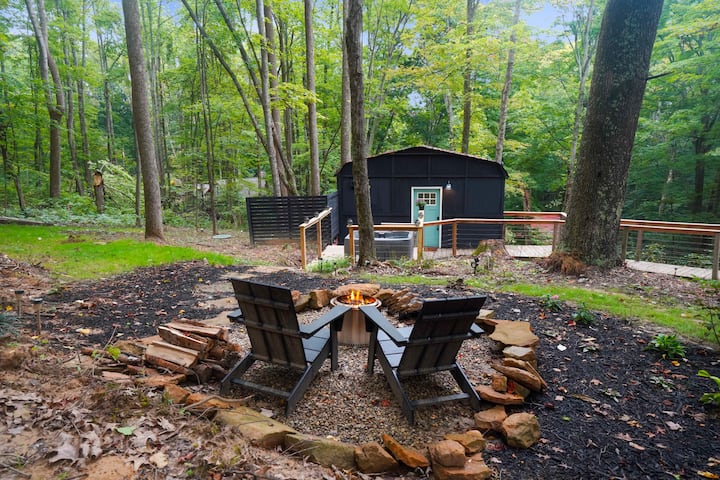 Jasper's Nook | Hot Tub, Outdoor Shower - Hocking Hills State Park, OH
