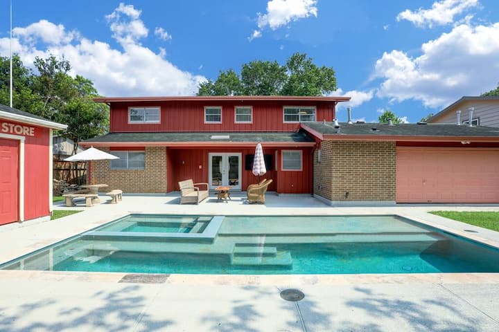 Harbor Hideaway | Pool | 1 Mile To Beach | Cruise - Galveston, TX