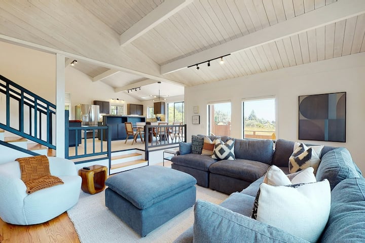 3br Oceanview Home With Hot Tub, Yoga Space & Deck - Salt Point State Park, Jenner
