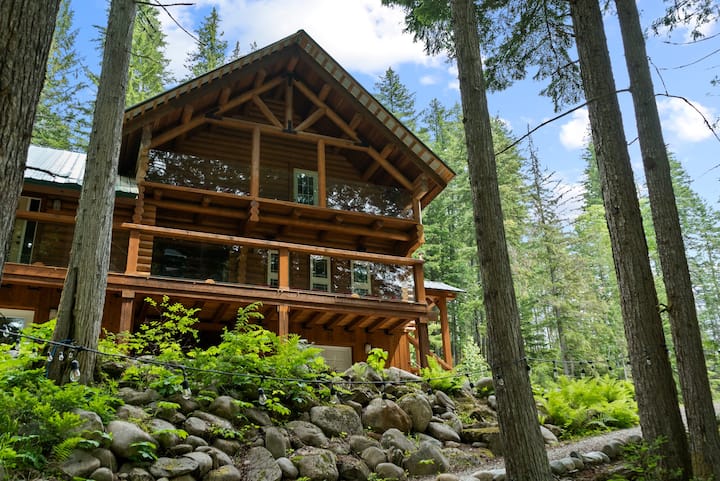 Malakwa Sledder's Paradise • Perry River Lodge - British Columbia