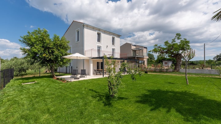 Villa Saini With Sea View - Novigrad