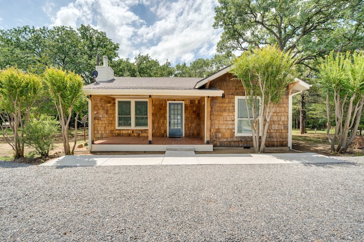 Pottboro Vacation Rental W/ Private Hot Tub! - Lake Texoma