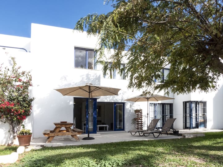 Los Barqueros - Carpe Mundi - Corralejo