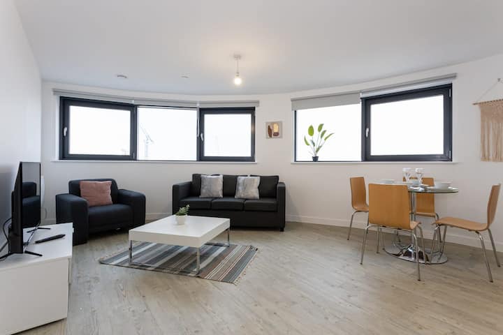 Stunning 2 Bed Apartment In Salford, Amazing Views - Salford