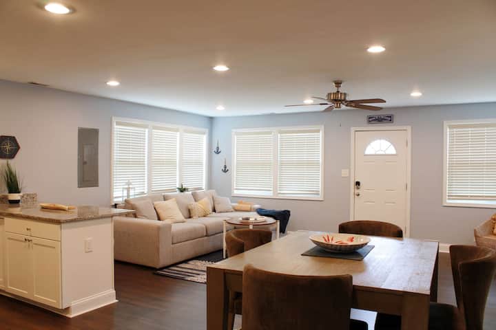Pet Friendly Water View Cottage - Pasadena, MD