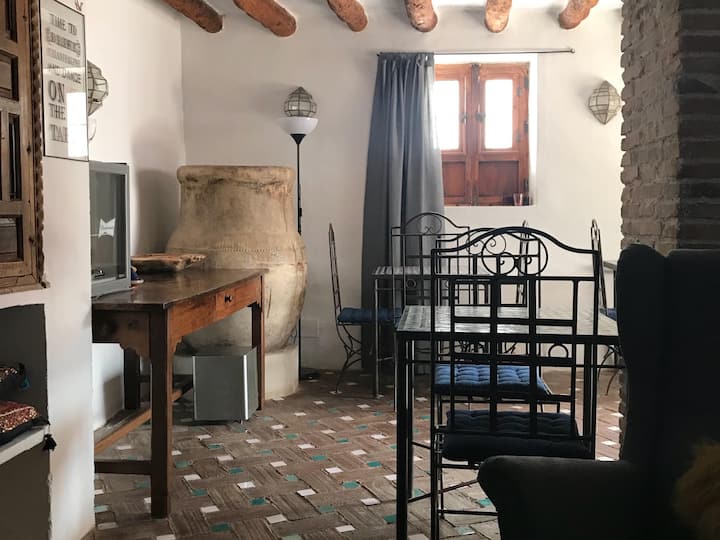 Saffron, A Large Room With Walk In Shower - Lanjarón