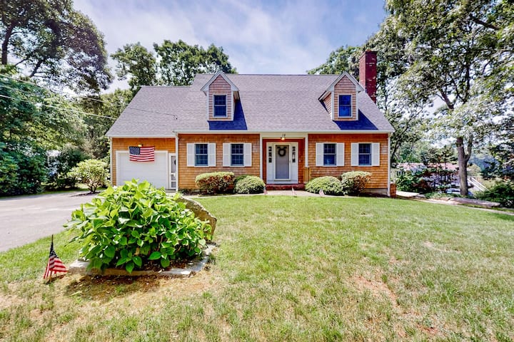 4br Coastal Stay With Private Beach Access - Old Silver Beach, MA