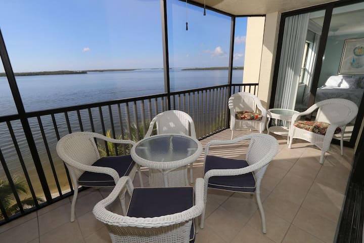 Sanibel Harbour Resort 514 - Gorgeous Sunset Views - Punta Rassa, FL