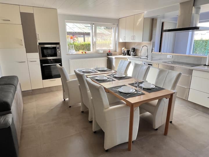 Lovely House In Heers With 2 Bedrooms - Waremme