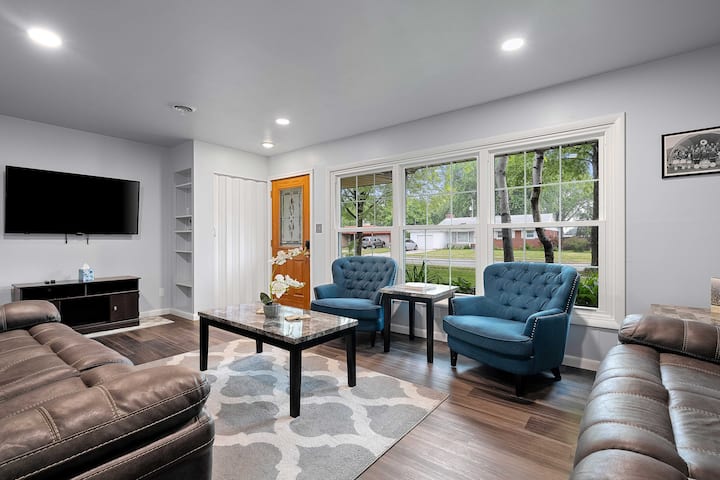 Roomy Ranch W Fenced In Yard 1.5 Miles To Lambeau - Green Bay, WI