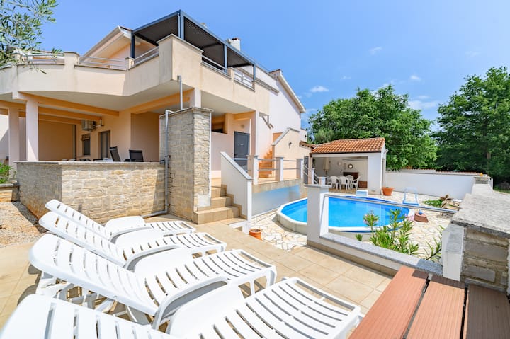 Apartment Panous 1 - Novigrad