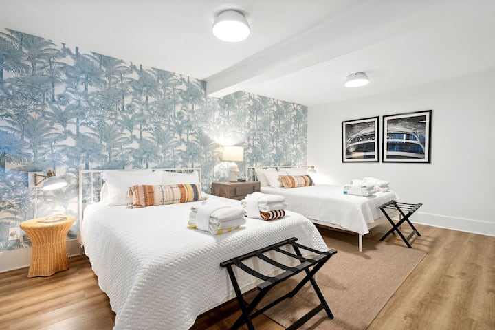 Folliday Inn - The Coronado - Room 11 - Folly Beach, SC