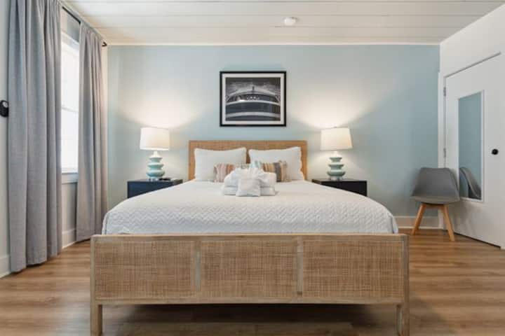 Folliday Inn-room 23 -The Continental, 1 Pet W/fee - Folly Beach, SC