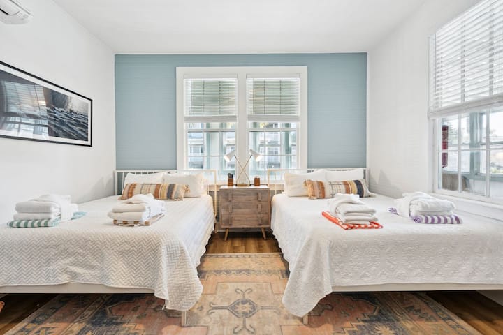 Folliday Inn-the Aquarama-room 33, Pool - Folly Beach, SC