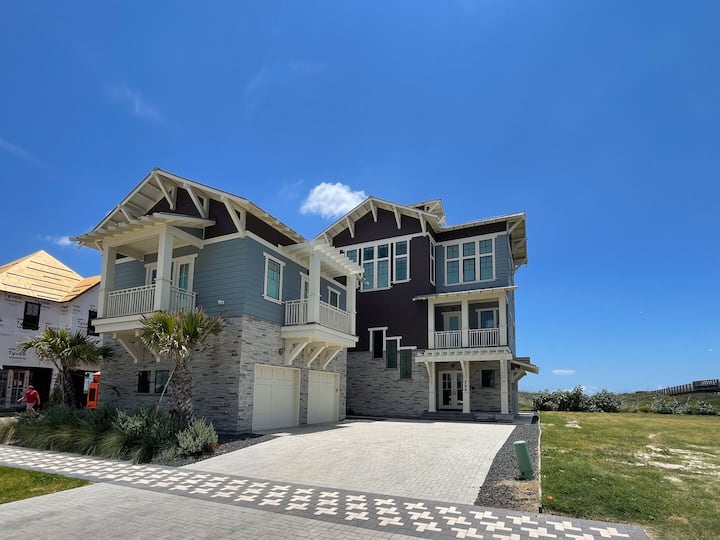 Ocean Front Beach House, Hot Tub, Resort Pools - Corpus Christi, TX