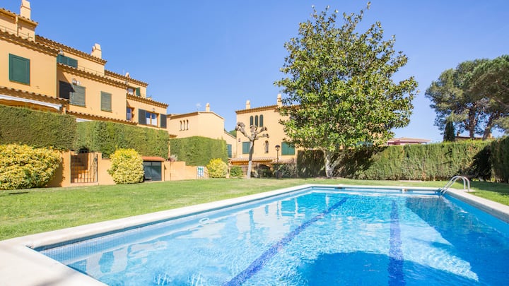 Villa With Pool Near Beach. N - Palafrugell