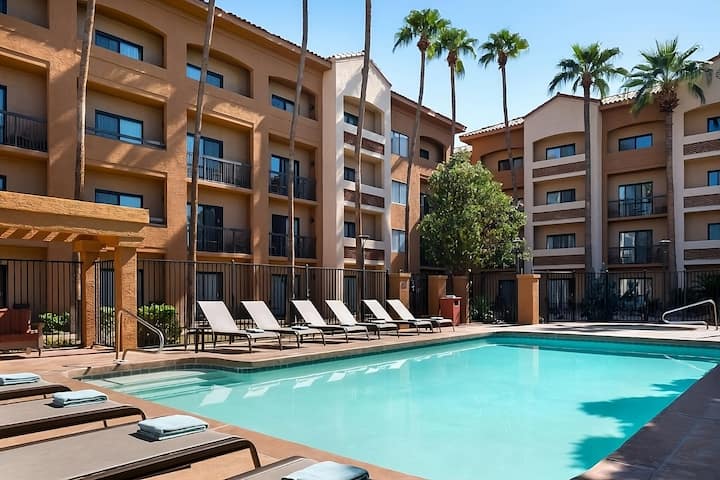 Your Relaxing Stay! W/ Outdoor Pool, Pet-friendly! - Phoenix, AZ