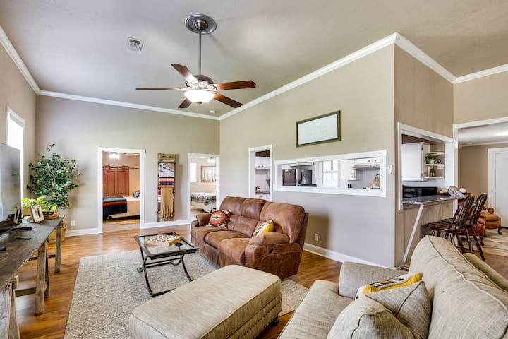 Charming Oklahoma Escape Near Beaches & Golfing! - Lake Murray, OK