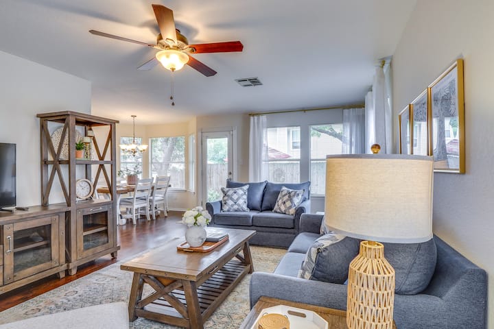 Fenced Yard + Patio: Family Home In Round Rock - Round Rock, TX