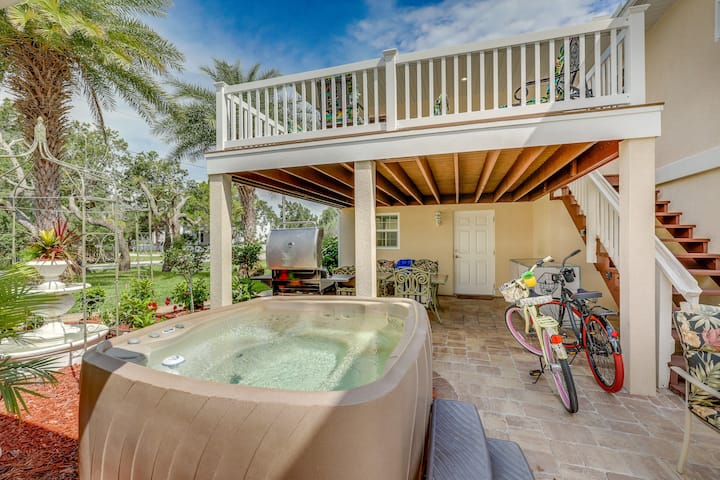 St Augustine Home Near Vilano Beach: Pets Welcome! - Vilano Beach, FL