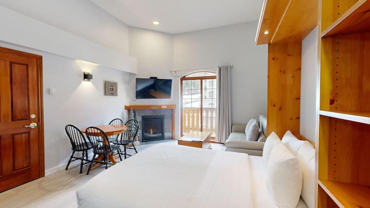 Hearthstone Lodge #412 - Sun Peaks