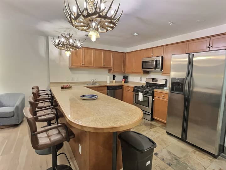 Location Location And Charm - Snakedance 203 - Taos Ski Valley, NM