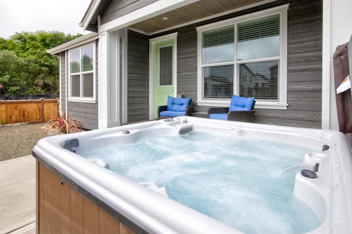 Queen Tide Cottage - Oyhut Bay Seaside Village - Ocean Shores, WA