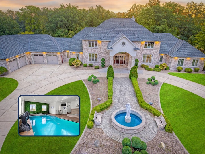 Green Bay Oasis | Private Resort W/ Pool & Arcade - Green Bay, WI
