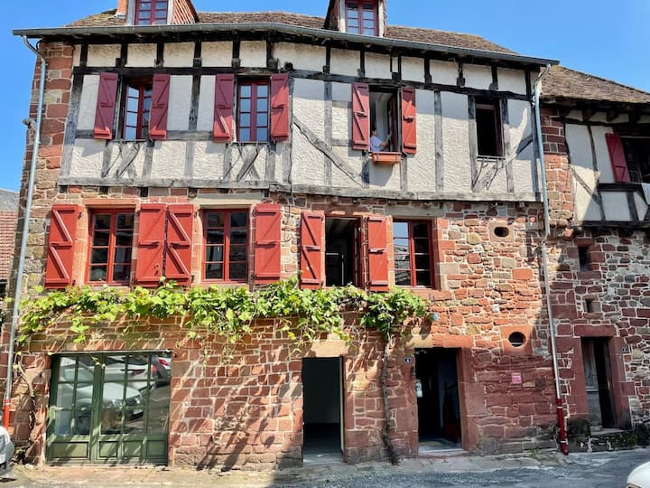 Grande Maison Pour 8 Personnes - Bourg De Meyssac - Corrèze