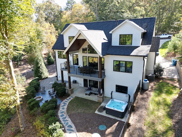 Enjoy Friends & Family With Amazing Amenities! - Lake Norman, NC