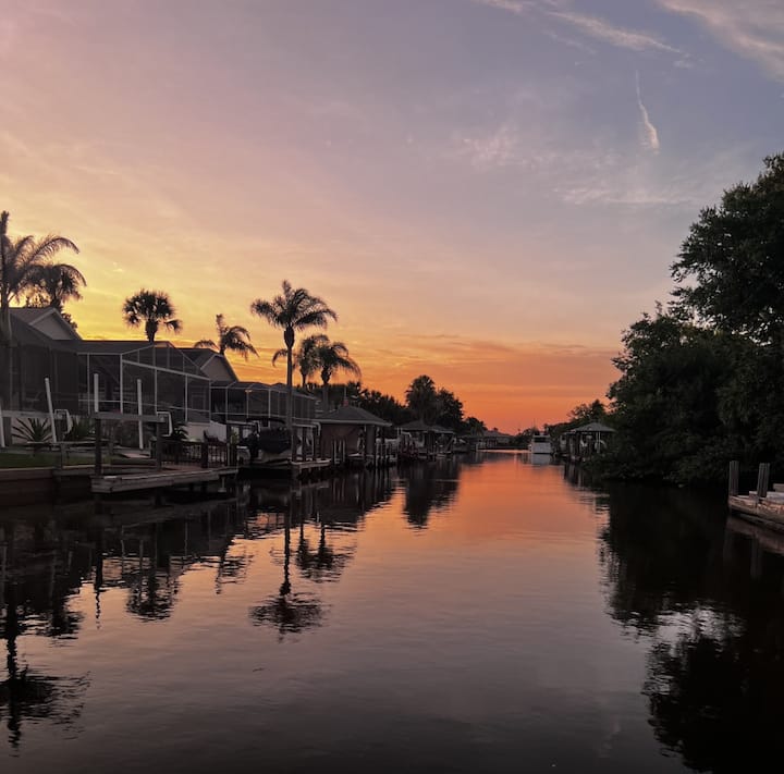 Coastal Searenity - Pool & Canal! - Palm Coast, FL
