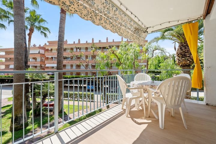 Beach And Pool - Reus