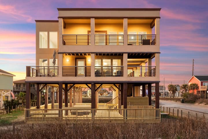 Beachfront | Hot Tub | Game Room | 5 Bedrooms - Jamaica Beach, TX