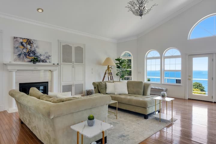 5br Water-view Home With Hot Tub, Private Beach - White Rock