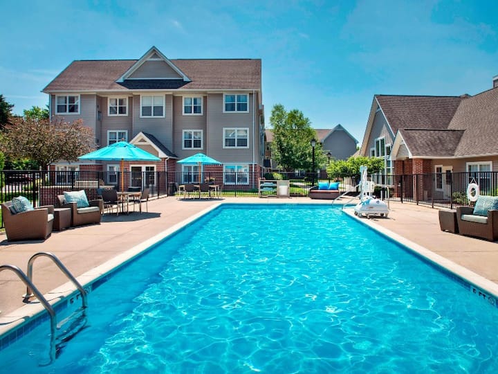 3 Family-friendly Suites W/ Full Private Kitchens! - Bethlehem, PA