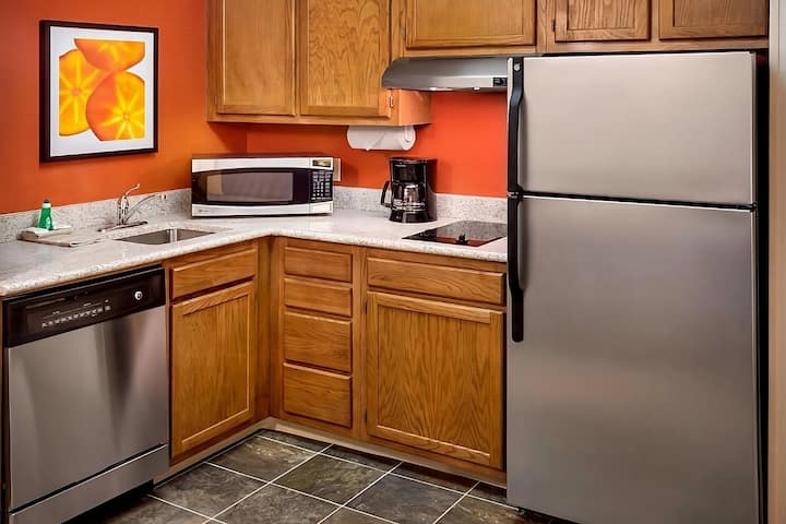 Relax And Recharge! 2 Modern Units, Full Kitchen - 伯利恆