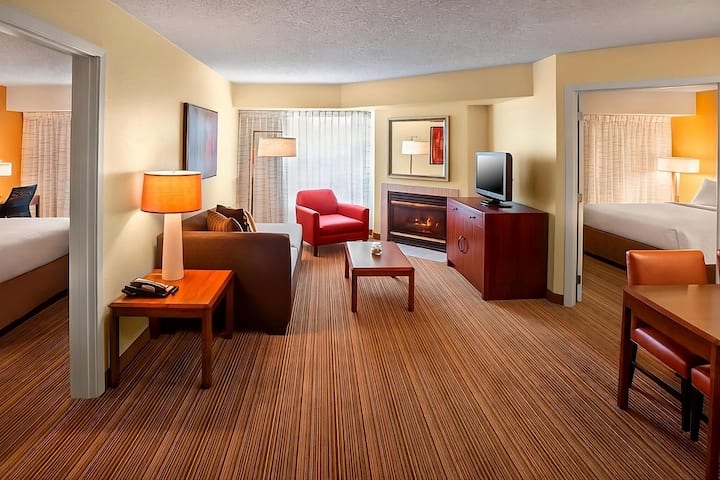Comfort And Convenience! Full Kitchen, Parking - Bethlehem, PA