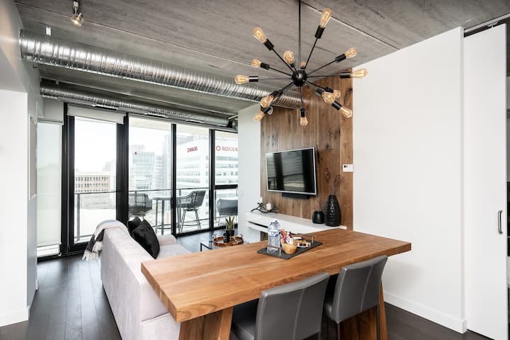 Stellar View! 16th Floor 2 Bdrm + 24/7 Parking - Winnipeg
