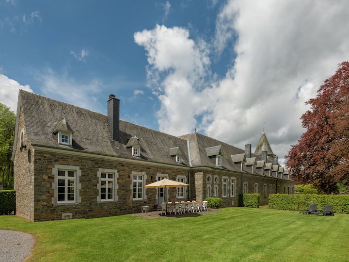 Le Hameau Du Château – Elégance Et Sérénité - Libin