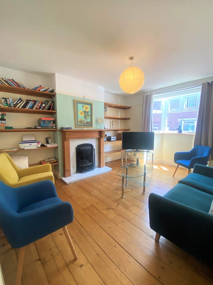 Colourful Vintage-styled Home In Lovely Southville - Bristol